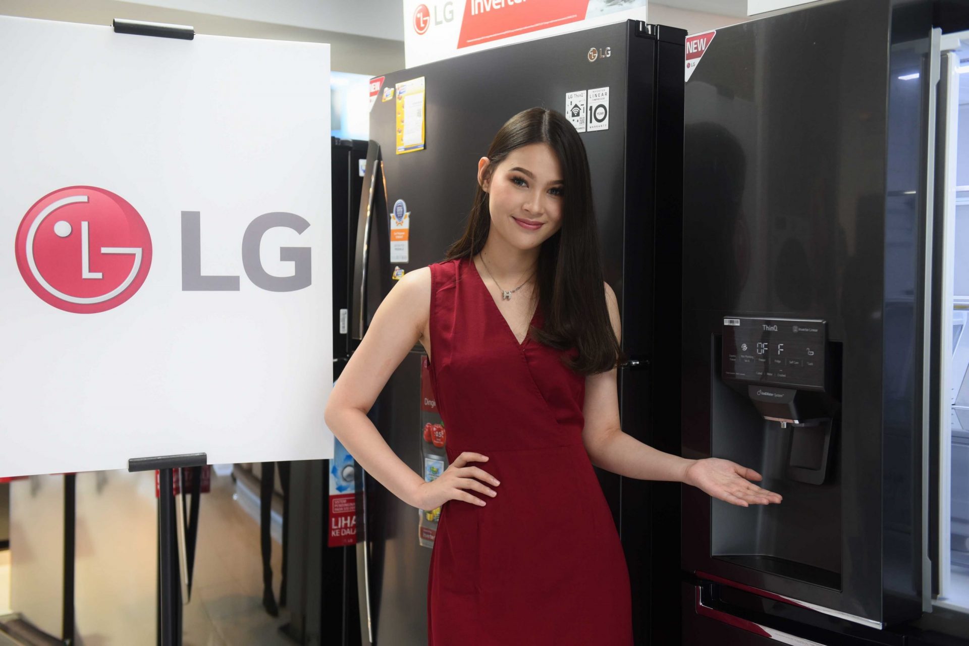 Lemari es Multi Door LG Terbaru Dilengkapi Dispenser Air dengan UV Nano ...