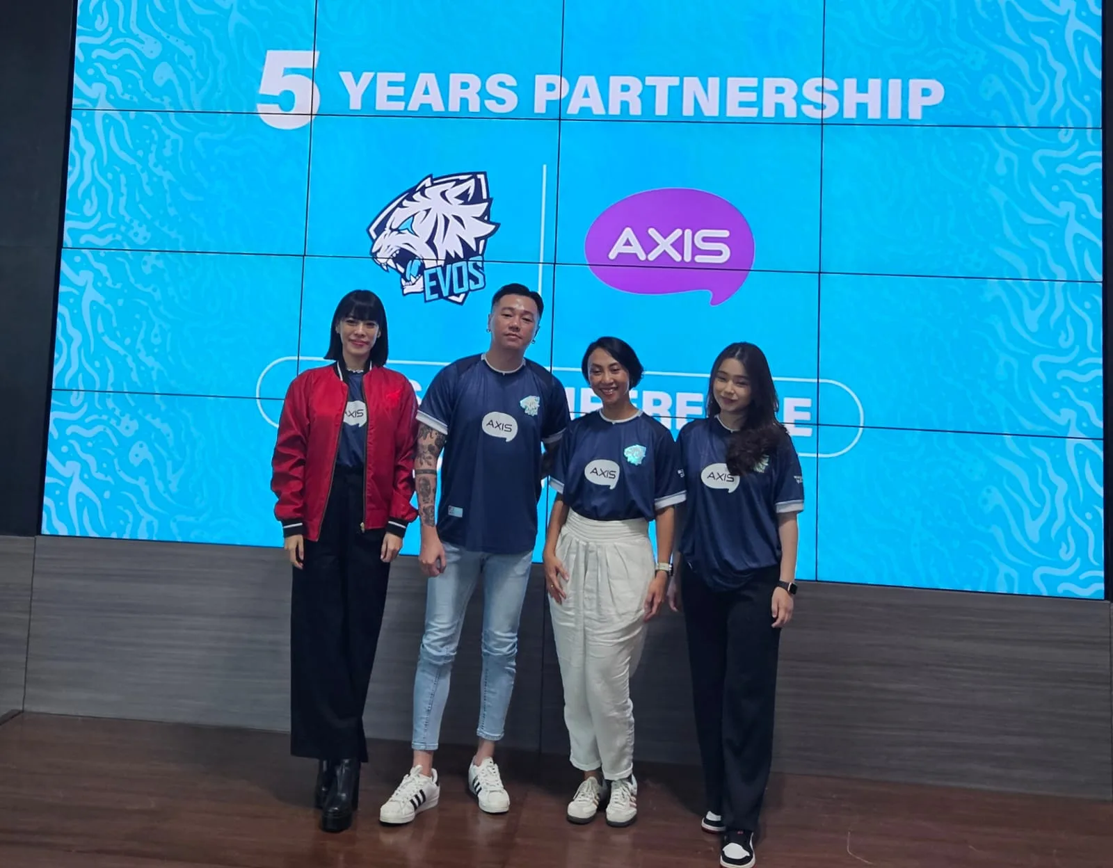 EVOS dan AXIS Merayakan 5 Tahun Berkolaborasi - Trendtech Indonesia